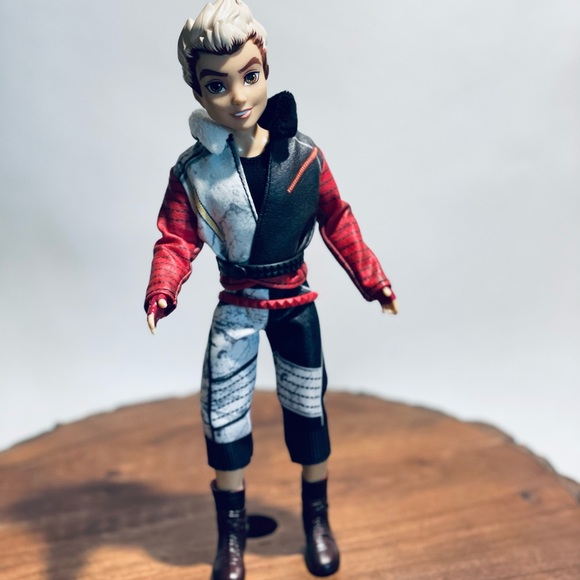 Disney | Toys | Hasbro Disneys Descendants Isle Of The Lost Carlos Doll ...
